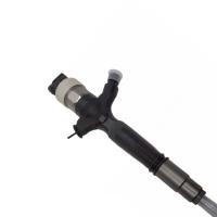 China Original And OEM 095000-5880/095000-5881 Fuel Injector for Komatsu Truck & Excavator Engine for sale