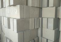 China Alumina Block Phosphate Bonded High Alumina Brick with Fe2O3 Content of ≤2.0% for sale