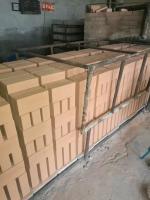 China Super Lightweight Diatomite Fire Clay Insulation Brick Versatile and Easy to Install for sale