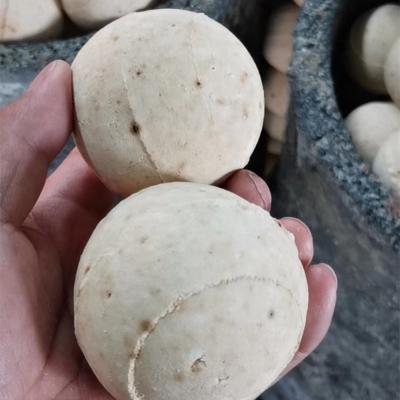 China Refractory Balls With And CaO Content % 1.0 For Ammonia Plant Reformer In Light Yellow for sale