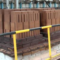 China Customized SiC Content 88% Magnesia Iron Spinel Brick for Cement Rotary Kiln Furnace for sale