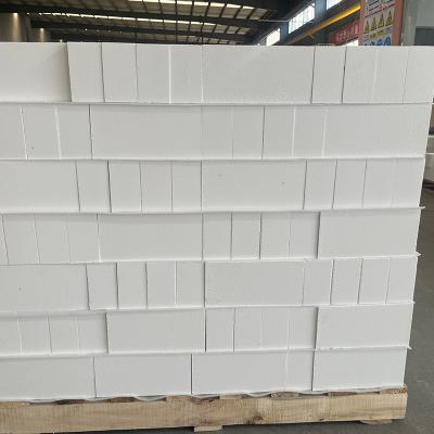 China Alumina Bubble Brick For Ultra-High Temperature Kiln with 0% CaO and 0% CrO Content for sale