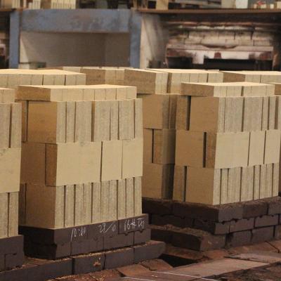 China Magnesia Alumina Spinel Refractory Brick For Cement Rotary Kiln 13-16% Apparent Porosity Competitive for sale