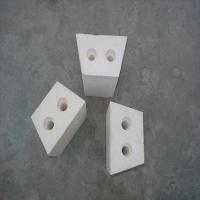 China Low-porosity Corundum Slag Line Bricks Reduce Erosion For Hot Metal Ladle Slag Line for sale