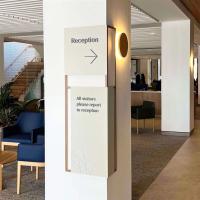 China Commercial Building Wayfinding Signage Professional Directory Sign for sale