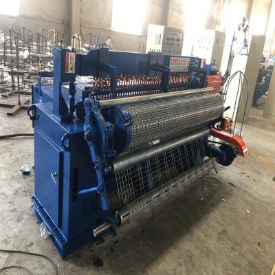 China 6 Feet Width Single Electrodes Fence Mesh Welding Machine 80mm Length Square Mesh for sale