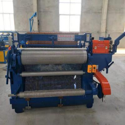 China 6ft Width Dimetric Mesh Automatic Welding Equipment , 380V Wire Net Making Machine for sale
