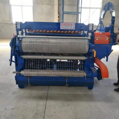 China 7 Feet Width 415V Roll Auto Spot Welder , Anti Alkali  Roll Welding Machine for sale