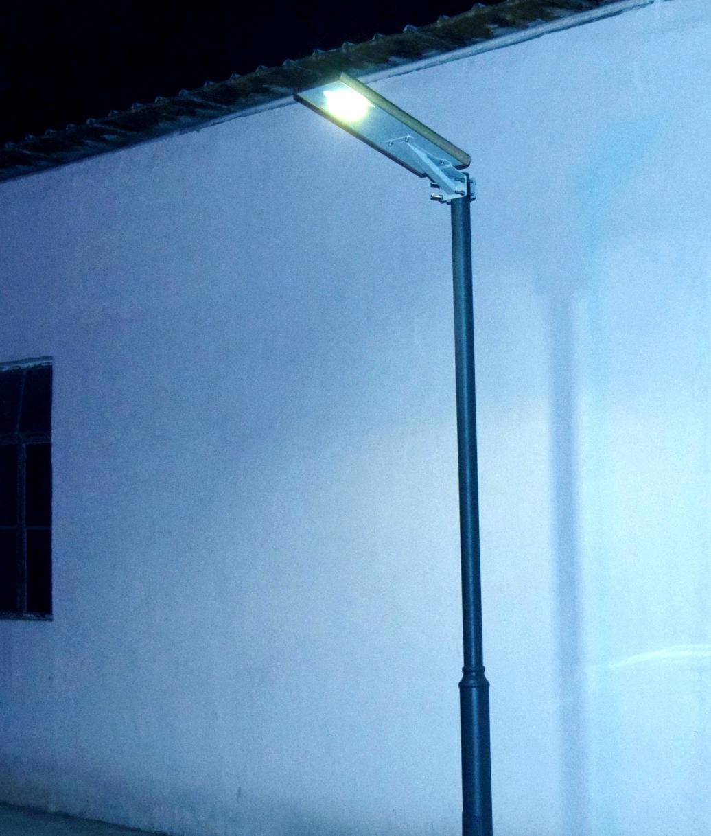 NOMO SOLAR STREET LIGHTS ALL IN ONE INTEGRATED