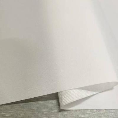 China Rectangle Vinyl Sticker Roll Featuring Permanent Adhesive and Silk Screen Printing Ideal for Long Lasting Product Labels for sale