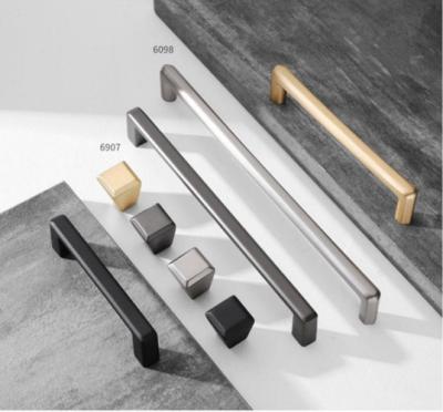 China Luxury Brass Gold Knurled Cabinet Pull Handle 200mm 320mm Kitchen Wardrobe Drawer for sale