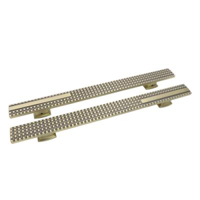 China Aluminium Door Pull Handle Smooth Finish Easy Installation M4x25mm Screws 0.5 Inch Thickness for sale