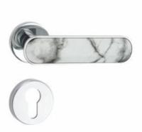 China Heavy Duty 3-Point Lock Privacy Aluminum Alloy Door Door Lever Handles With Lock Cylinder for Bedrooms Apartments Kitchens for sale