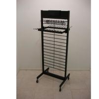 China Customized Splendid Wine Display Rack Metal Display Stand Steady Alcohol Display Stand for Beer for sale