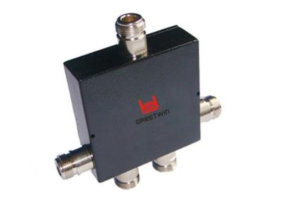 China Tri Band Repeater Mobile GSM DCS Repeater WCDMA with 4 Ways Splitter for sale