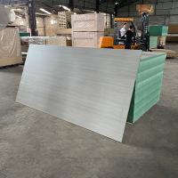 China 18mm Green Core Melamine MDF Board Moisture Resistant Decorative Panel For Cabinetry for sale