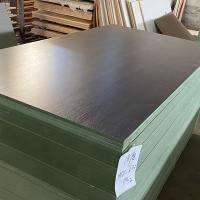 China Dark Walnut Melamine MDF Sheet Moisture Resistant Fiberboard With Embossed Wood Texture for sale