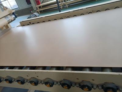 China Ultra Thin MDF Board 1.0mm-2.5mm High Density Fiberboard E0 MDF 1220x2440mm 2100x2800mm for sale