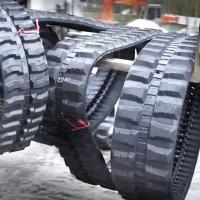 China Black High Intensity Rubber Track 350X52.4X104 for Excavator Machine Undercarriage Parts for sale