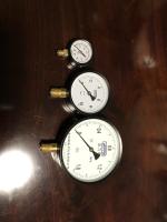 China Industrial Standard Pressure Gauge with Bourdon Tube Movement, Clear Legible Dial, and Versatile Mounting for sale