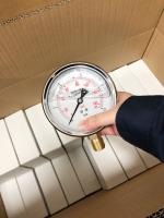 China Premium Stainless Steel Liquid Filled Pressure Gauge with Dual Scale and 1.6% Accuracy for sale