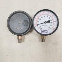 China Ammonia Pressure Gauge with 100mm Dial Size and 1/4