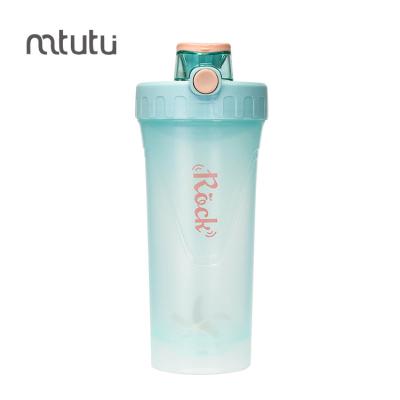 China Adults Unisex 700ml 188g Sports Plastic Water Bottles for sale