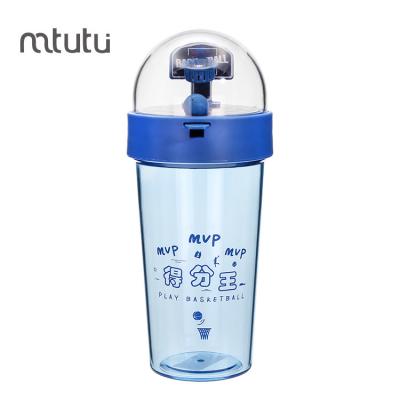 China 16.9oz Basketball Shooting Creative Water Bottles for sale