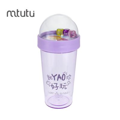 China Mtutu School Funny Dice Personalized Creative Water Bottles for sale