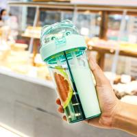 China Red Silica gel 400ml Plastic Straw Water Bottle With 2 Drinks for sale