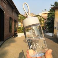 China Lightweight 155g 280ml Personalized Glass Water Bottle for sale