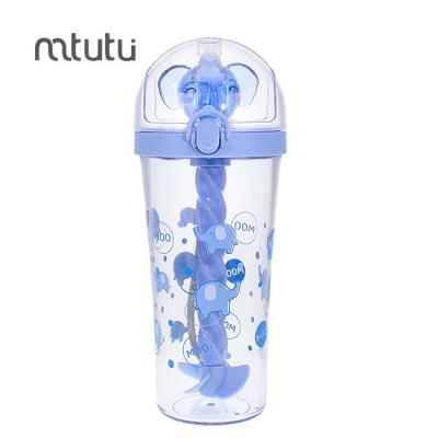 China Leak - Proof 500ml 17OZ Capacity Plastic Water Bottle With Stirring Function for sale