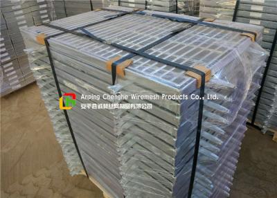 China DIC Lightweight Hot Dipped Galvanized Steel Grating With Fish Tail  Plat / Hinge for sale