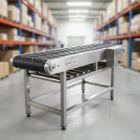 China Stainless Steel Belt Conveyor Machine 50kg/h Capacity PLC Control 2m Length for sale