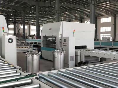 China 1300mm UV Varnish Machine with 28kW Power and 4 GRACO Spray Guns for Building Materials Coating for sale