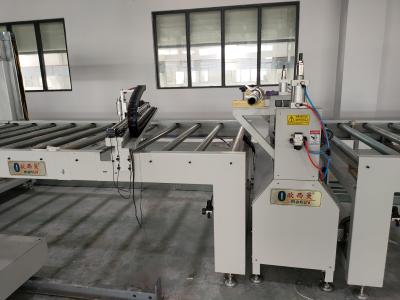 China Automatic Cutting Film Laminating Machine 1320mm Width 3-80mm Thickness for Glass and PVC Board for sale