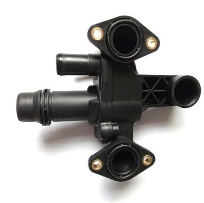 China Engine Coolant Thermostat Housing Assembly LR073372 for Land Rover LR3 2005-2009 LR4 2010-2016 for sale