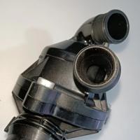 China Car Engine Coolant Thermostat Housing Assembly for BMW X6 2006-2013 Metal Plastic 11537549476 for sale