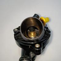 China Car Engine Coolant Thermostat Housing Assembly for BMW X6 2006-2013 Metal Plastic 11537549476 for sale