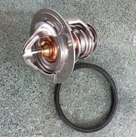 China 82 Degree Engine Coolant Thermostat 21200-VC20A for Nissan Sunny NP300 Juke for sale