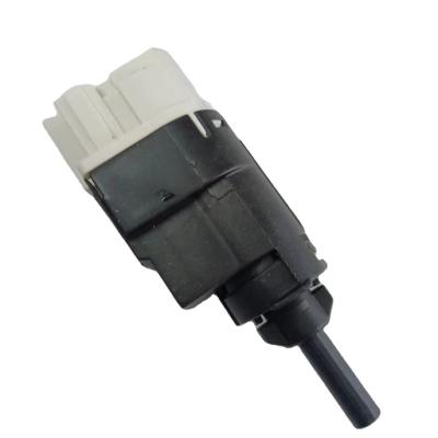 China Renault 25320-6170R Brake Pedal Light Stop Lamp Switch 12V for Nissan Replacement for sale