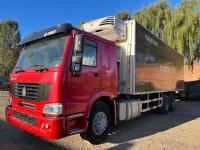 China HOWO Refrigerated Truck 290hp Mechanical Engine Fast 9 Gear Gearbox 600km for sale