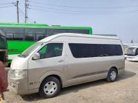 China Japanese Used Buses Hiace 13 - 15seater Gasoline Engine Left Steering Toyota Brand for sale