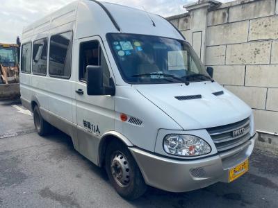 China Second Hand Mini Van Front Engine 11 Seats Rear Doors A/C High Roof 140hp Used Minibus NJ6604 for sale