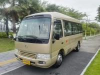 China Second Hand Coaster 6 Meters Front Engine 19 Seats Used Golden Dragon Minibus XML6601 External Swinging Door for sale