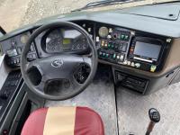 China Used Luxury Buses 51 Seats Green Color 12000kg Curb Weight EURO IV Yuchai Engine Kinglong Bus XMQ6113 LHD/RHD for sale
