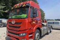 China Second Hand Horse Box Trailer 2021 Year Red Color 6×4 Drive Mode Weichai Engine 460hp Used FAW Tractor Truck for sale