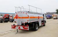 China Small Oil Tanker 7.6 Cubic 4*2 Drive Mode Dongfeng New Truck Single Cab leaf spring for sale