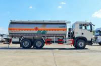 China Howo Oil Truck 20 Cubic 10 Tires Howo TX Model Fuel Tanker 6*4 Flat Roof 350hp for sale