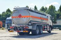 China Howo Oil Truck 20 Cubic 10 Tires Howo TX Model Fuel Tanker 6*4 Flat Roof 350hp for sale
